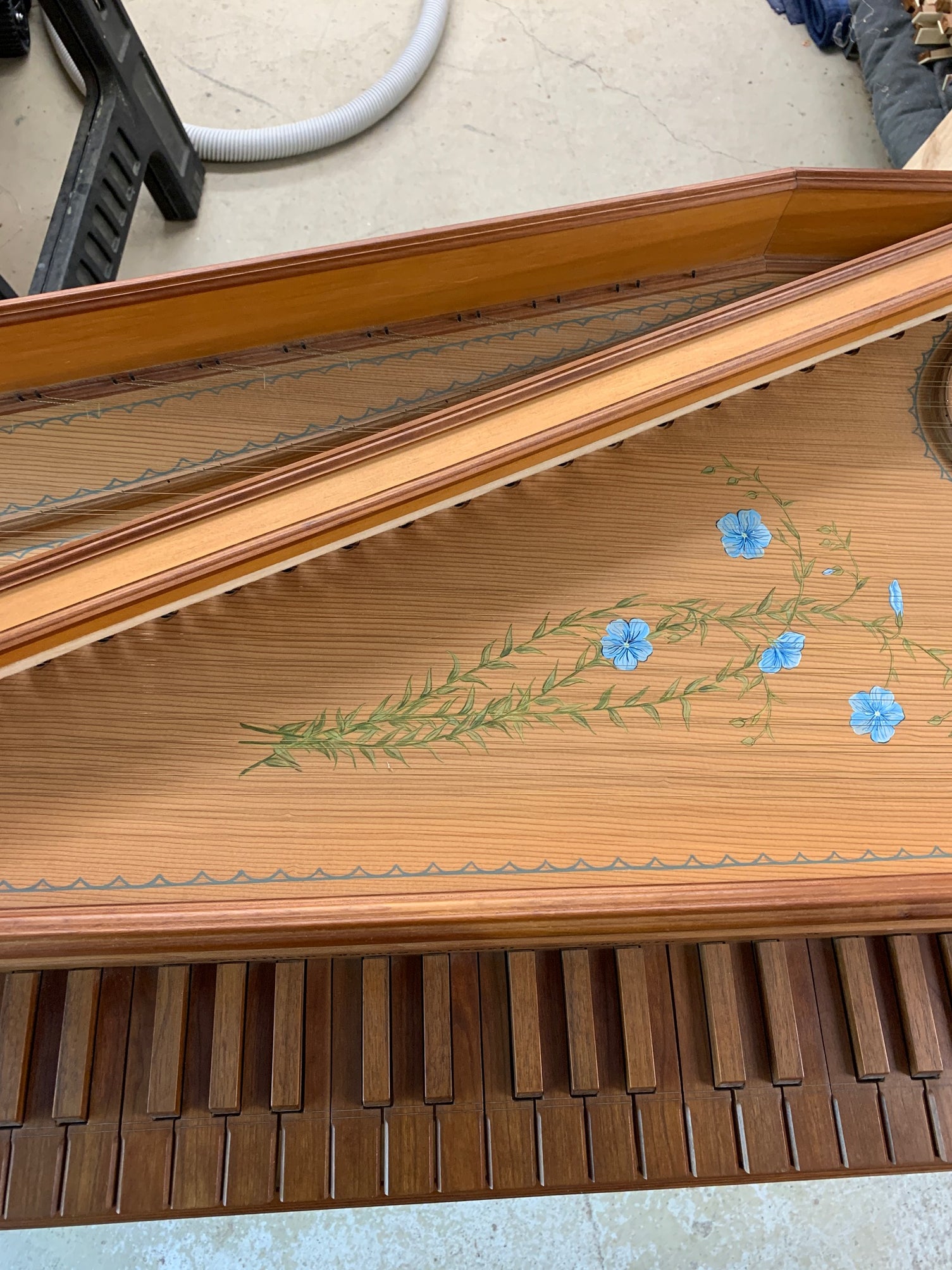 Italian Pentagonal Virginal ~ Sold ~ – Harpsichord Clearing House