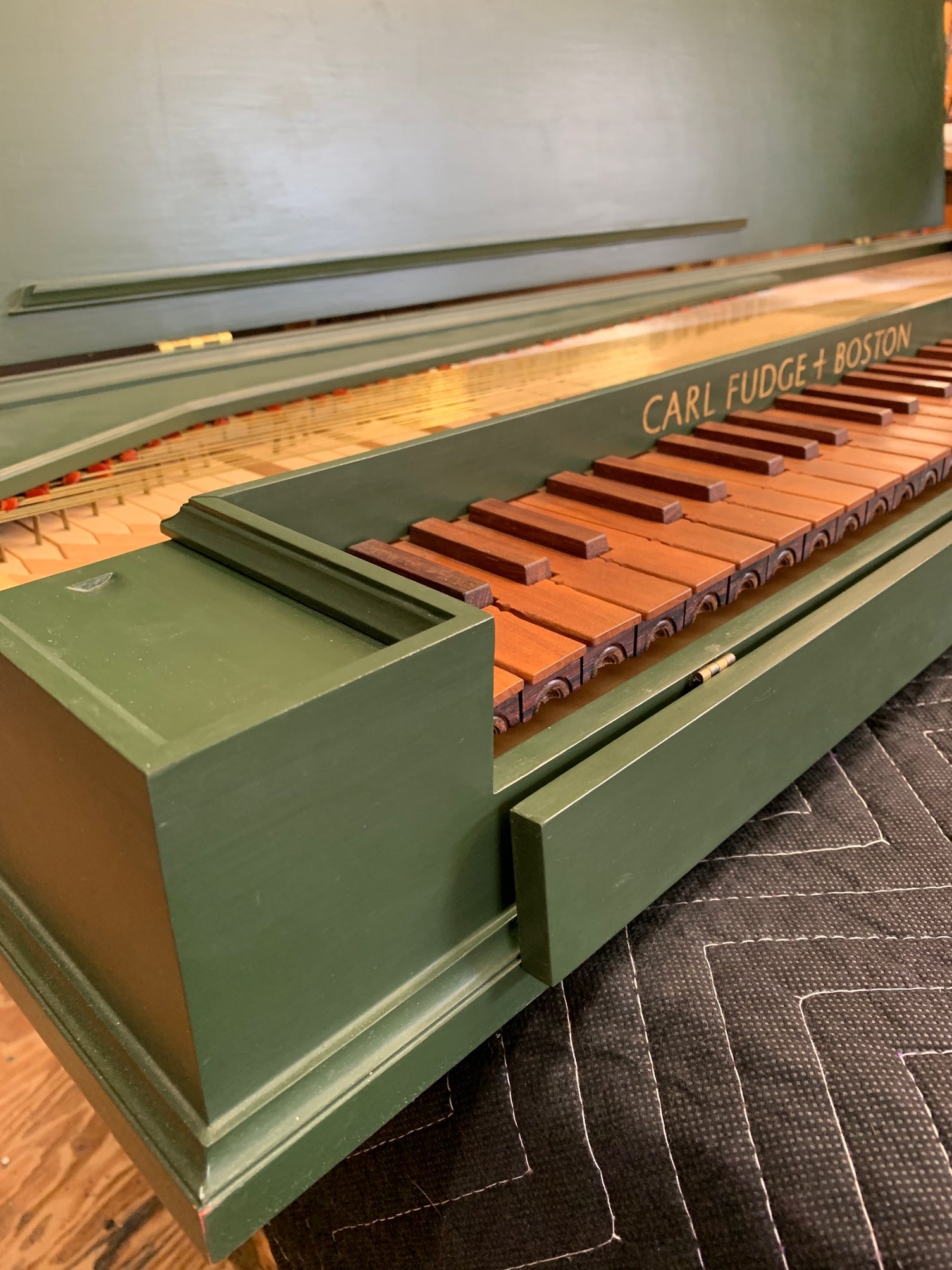 Carl Fudge Fretted Clavichord ~ Sold ~ – Harpsichord Clearing House